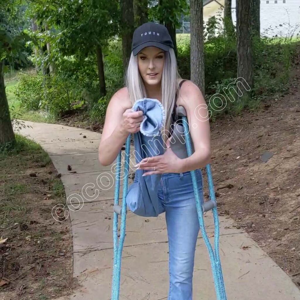 Danielle prosthetic walk – cocostump.com